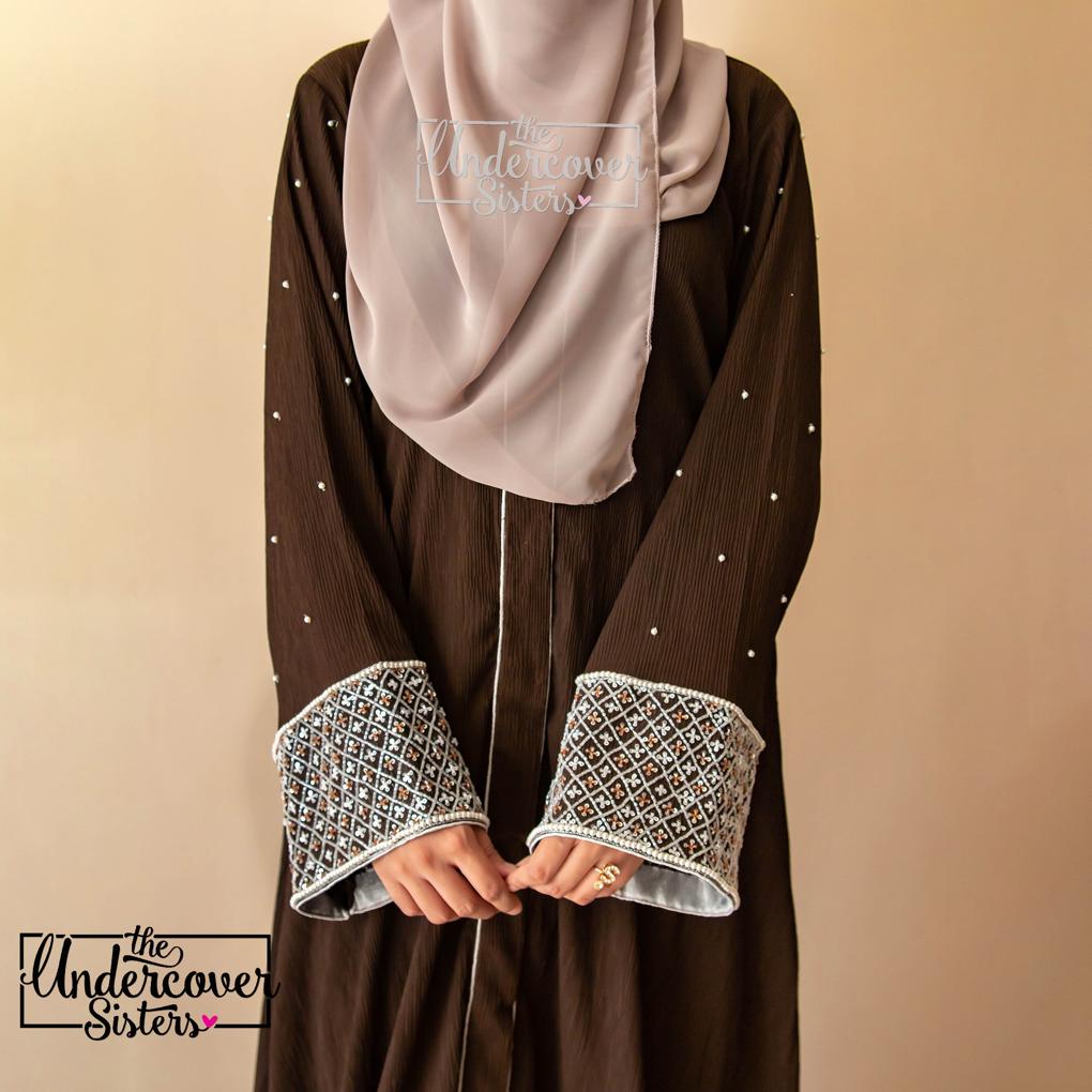 Cutdana-Work on Sleeves – The Undercover Sisters